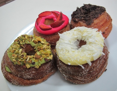 Cronut dari 3 Bakery Ternama di Jakarta, Mana yang Paling Legit Crunchy?