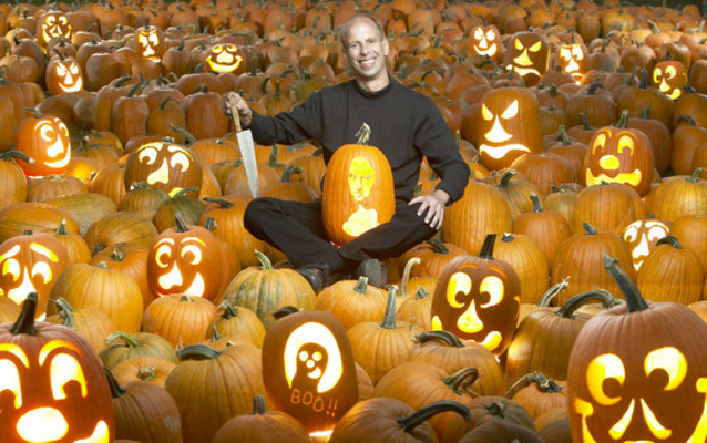 Pumpkin Pie dan Permen Butterscotch Terbesar Ini Pecahkan Rekor Halloween