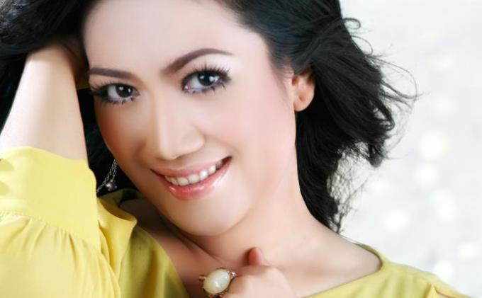 Ini Penyebab Perceraian Pedangdut Rya Fitria dan Suami