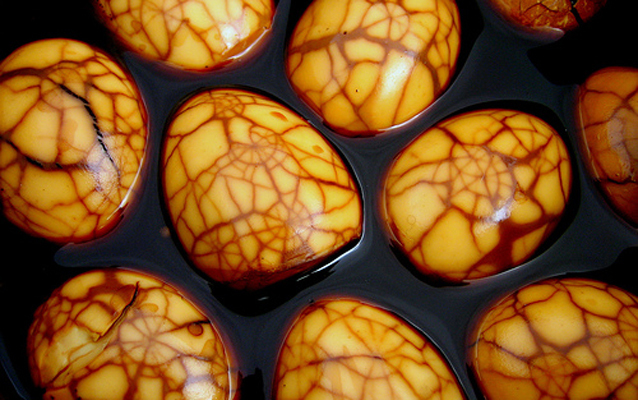 Ini Cara Membuat Telur Retak Seribu yang Gurih Kenyal dan Cantik!