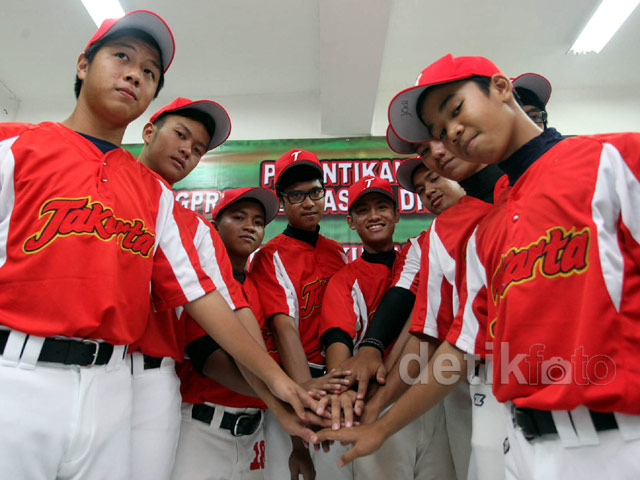Atlet Sofbol & Bisbol DKI Siap Berlaga di PON 2016