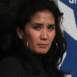 Nicky Astria, Lady Rocker yang Pilih Jadi Ibu