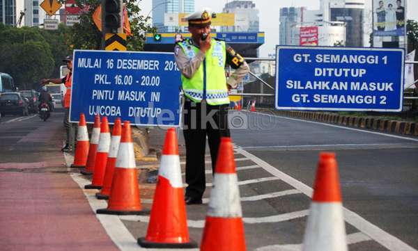 Pintu Masuk Tol Semanggi 1 Diberlakukan Buka-Tutup pada Sore Hari