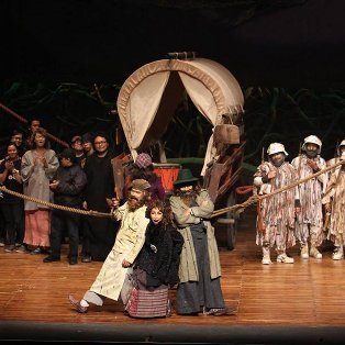 10 Pentas Teater Indonesia Terbaik 2013