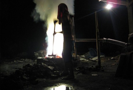 Peleburan Aki Bekas: Penebar Racun yang Terabaikan