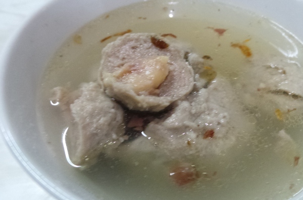 Rumah Sumsum : Slruup! Asyiknya Menyedot Sumsum Sapi yang Lembut Gurih