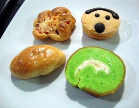 Delicute: Imut Empuk Roti Mungil Sekali Lahap