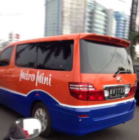 Metro Mini Alphard Terlihat di Pondok Indah, Punya Siapa?