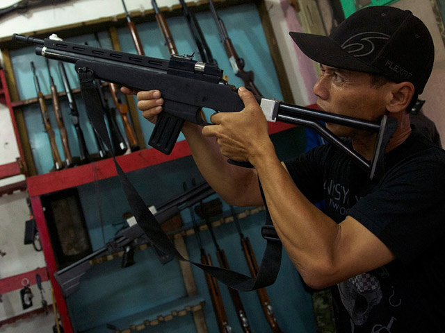 Melihat Pembuatan Senapan Angin di Cipacing