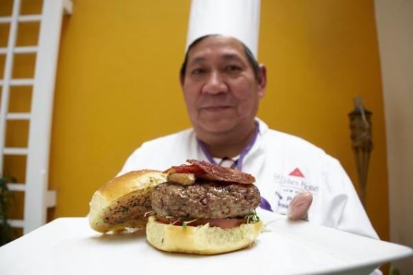 Beramal dengan Burger Mewah Berisi Jamur Truffle dan Caviar Seharga Rp ...