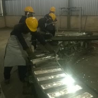 Bekerja di Pabrik Timah Risikonya Sama Seperti di Pembangkit Nuklir