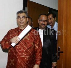 Akil Minta Jaksa Hadirkan Maria Farida dan Anwar Usman Lagi