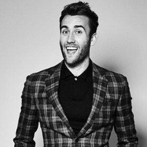 Yuk, Intip Aksi 'Neville Longbottom' Jadi Model Sampul Majalah