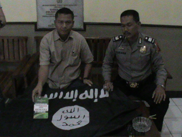 Ecep si Pemasang Bendera ISIS Dibebaskan, hanya Dikenai Wajib Lapor