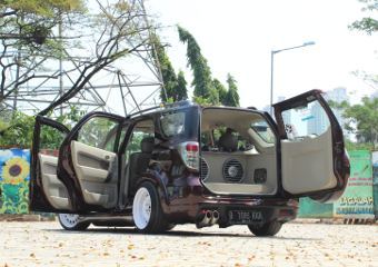 Modifikasi Toyota Rush untuk Memikat Cewek Kampus