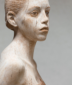 Patung-patung Kayu Ini Seperti Manusia Hidup