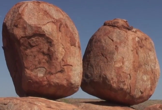 Misteri Batu-batu Setan di Australia