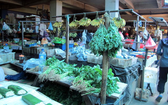 Di Pasar Mampang Prapatan Bisa Belanja 24 Jam