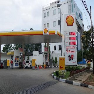 Setelah Pertamina, Shell Juga Turunkan Harga BBM Non Subsidi