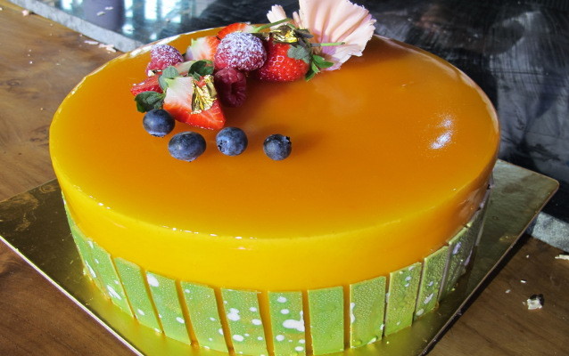 Mencuri Ilmu dari Pastry Chef Membuat Festive Cake, Krim Halus dan ...