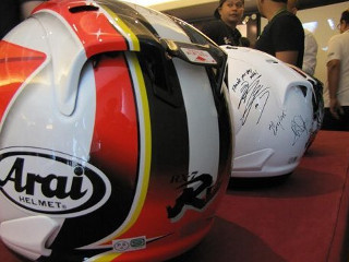 Tengok Pabrik Helm Cargloss Yuk..