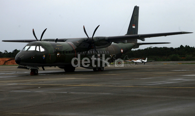Melihat Spesifikasi Pesawat CN 295M yang Ditumpangi Jokowi