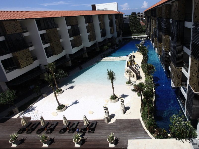 The Trans Resort Bali Punya Kolam Berpantai & Air Terjun