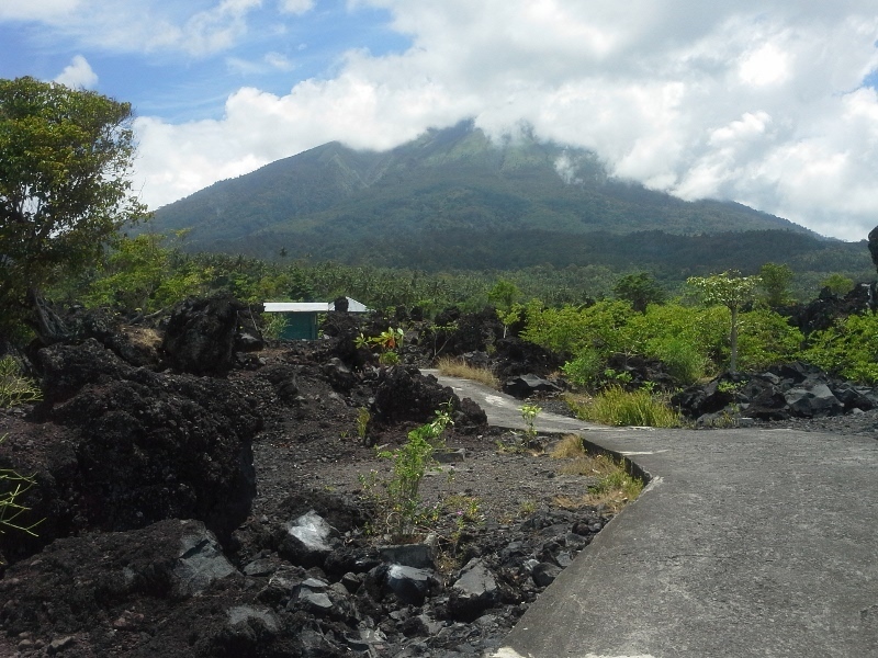 Gunung Gamalama Meletus, Garuda Batalkan 8 Penerbangan