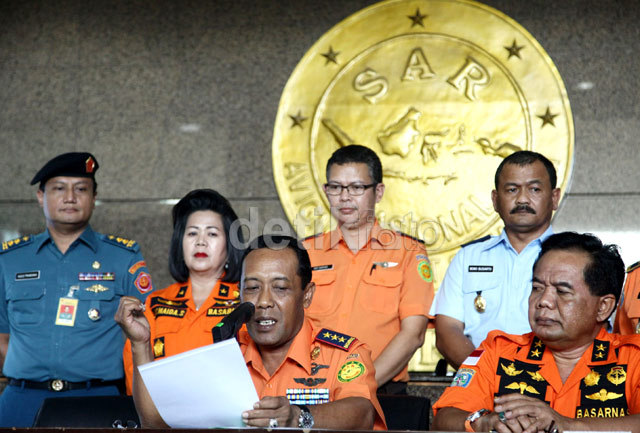 Basarnas Minta Bantuan Kapal Tanker TNI AL dan SKK Migas Basarnas Minta Bantuan Kapal Tanker TNI AL dan SKK Migas