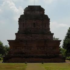 Candi Gunung Gangsir Lambang Kesuburan Pertanian