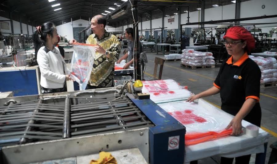 Plastik Made in Singosari 'Terbang' ke Selandia Baru