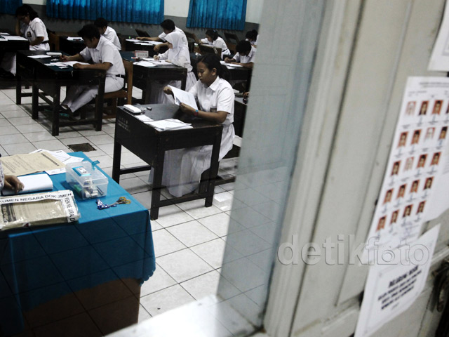 SMA Negeri 8 Jakarta Gelar UN Secara Manual