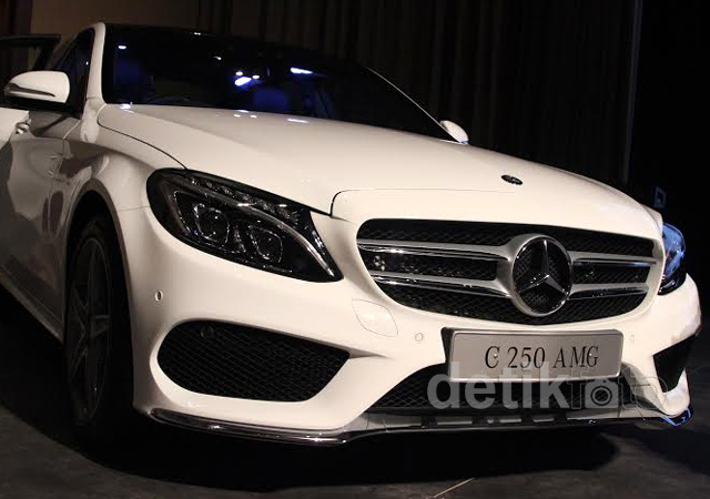 Ini Paras Cantik Mercy C 250 AMG dan CLA 450 AMG