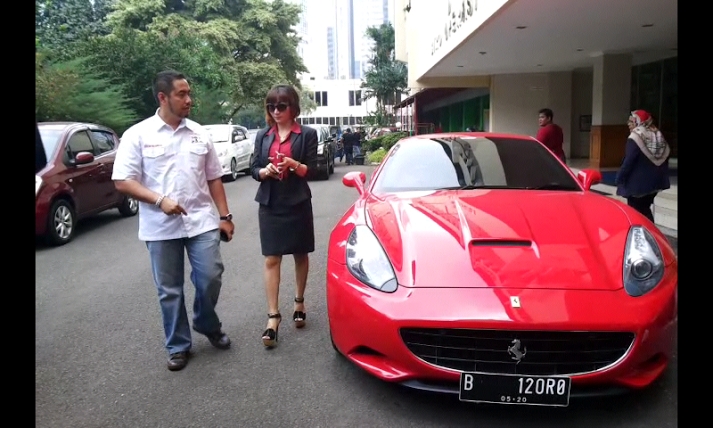 Soal Pelat Ferrari, Pengacara: Roro Hanya Melakukan Pelanggaran, Bukan ...