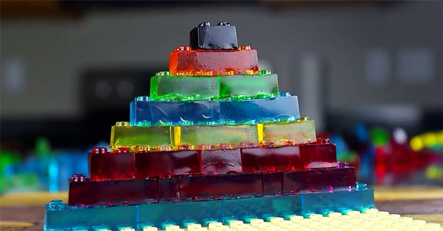 Nyam! Lego Warna-Warni Ini Bisa Dibuat Sendiri dari Jelly!