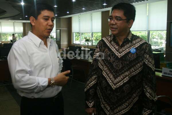 Menteri Yuddy Sebut PNS yang Terbukti Pakai Ijazah Palsu Tak Akan Dipecat Menteri Yuddy Sebut PNS yang Terbukti Pakai Ijazah Palsu Tak Akan Dipecat