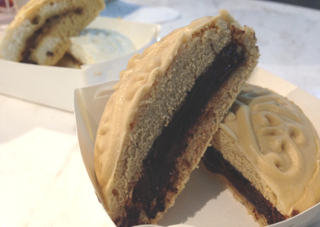 Empuknya Bakpao Chocolate Lava dan Chicken Mushroom Buatan Don Pao