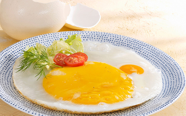 Restoran Ini Sajikan Telur Burung Unta Seharga Lebih dari Rp 1 Juta! Restoran Ini Sajikan Telur Burung Unta Seharga Lebih dari Rp 1 Juta!