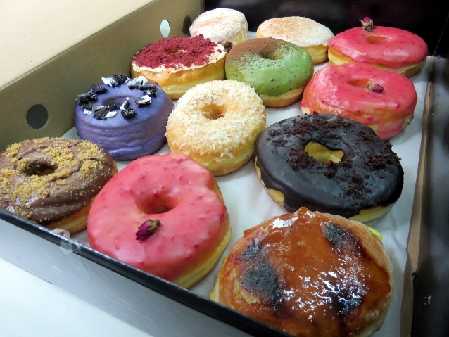 Dough Darlings: Wangi Legit Donat Artisan Rasa Ispahan dan Creme Brulee ...