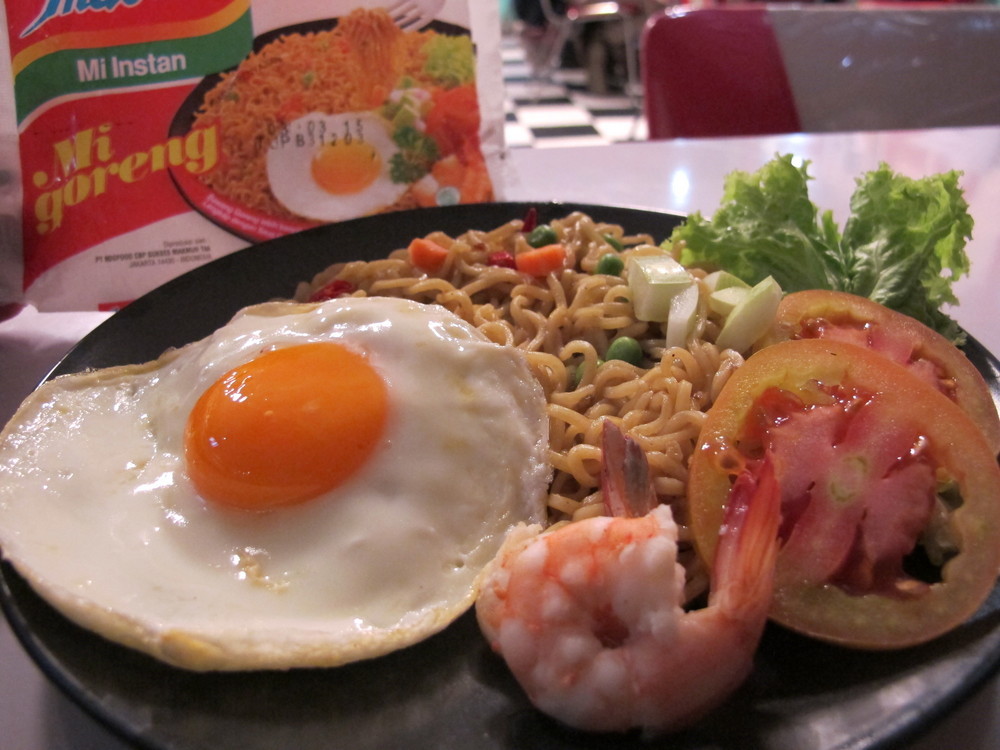 Yuk, Jajan Mie Instan Topping Keju, Kornet, dan Jamur di Tempat Ini!