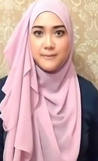 Tutorial Hijab Simpel dengan Scarf Sifon untuk ke Pesta ala Suci Utami