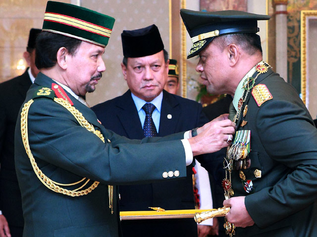 Panglima TNI Terima Bintang Kehormatan dari Sultan Brunei