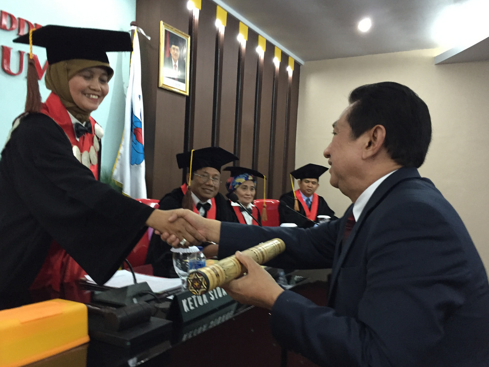 Aktor Anwar Fuady Kini Bergelar Doktor Ilmu Hukum