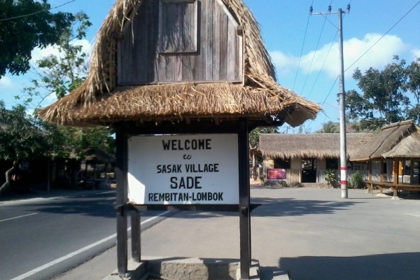 Filosofi & Kearifan Bangunan Rumah Desa Sade di Lombok