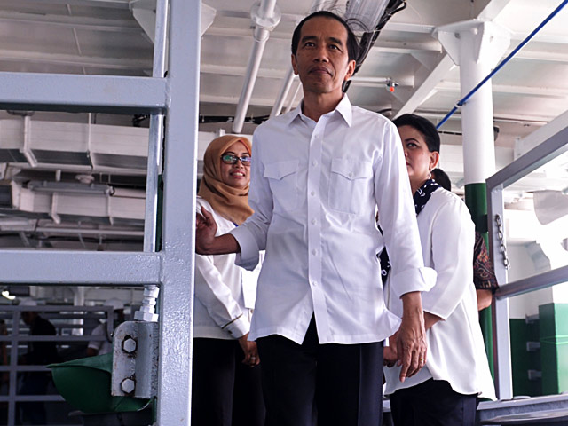 Jokowi Luncurkan Kapal Angkutan Sapi
