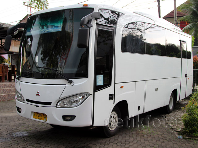 Royal VIP Bus, Tempat Pesta Sambil Berjalan