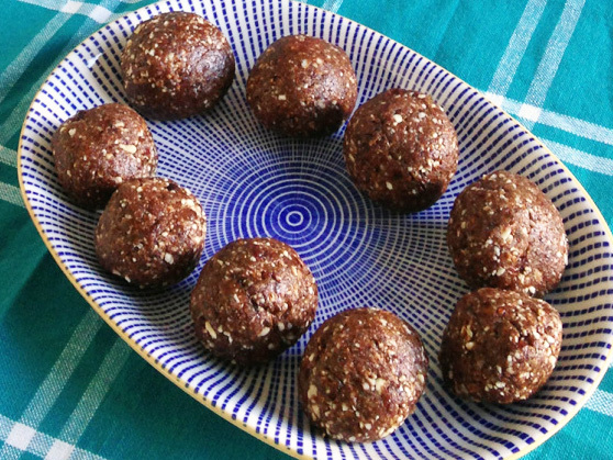 Yuk, Buat Chocolate Truffle dari Kurma dan Kacang yang Legit dan ...