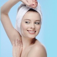 Mana Lebih Sehat, Punya Rambut di Ketiak atau Dicukur?