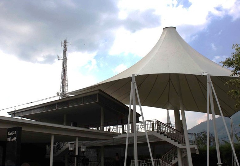 Satu Lagi Masjid Keren di Kawasan Puncak Selain Atta'awun!
