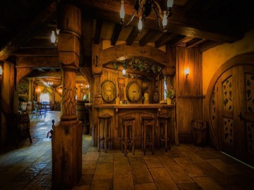 The Green Dragon Inn, Pub Film "The Hobbit" Sudah Dibuka